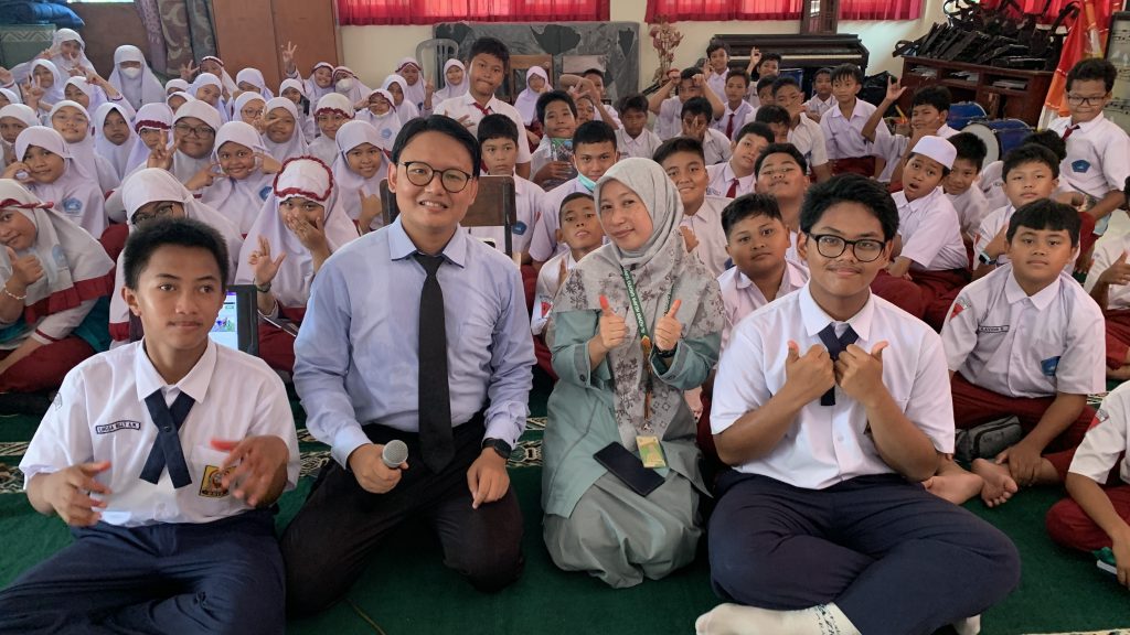Belajar Bersama SDIT Al-Muttaqien Surabaya - SMP Islam Al-Azhar Kelapa ...